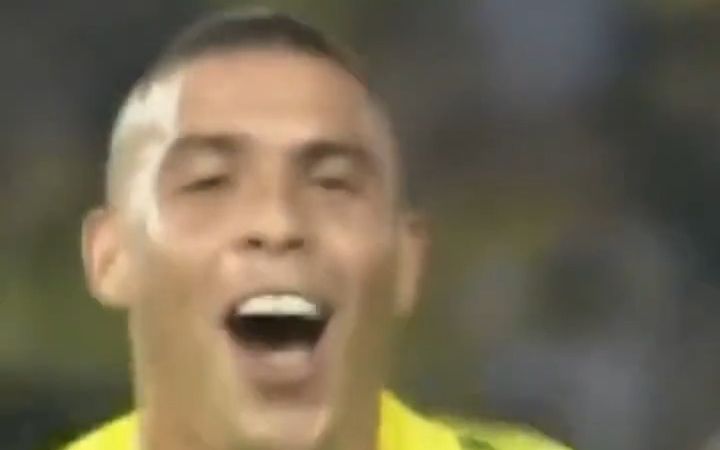 2002年世界杯决赛巴西队对德国队