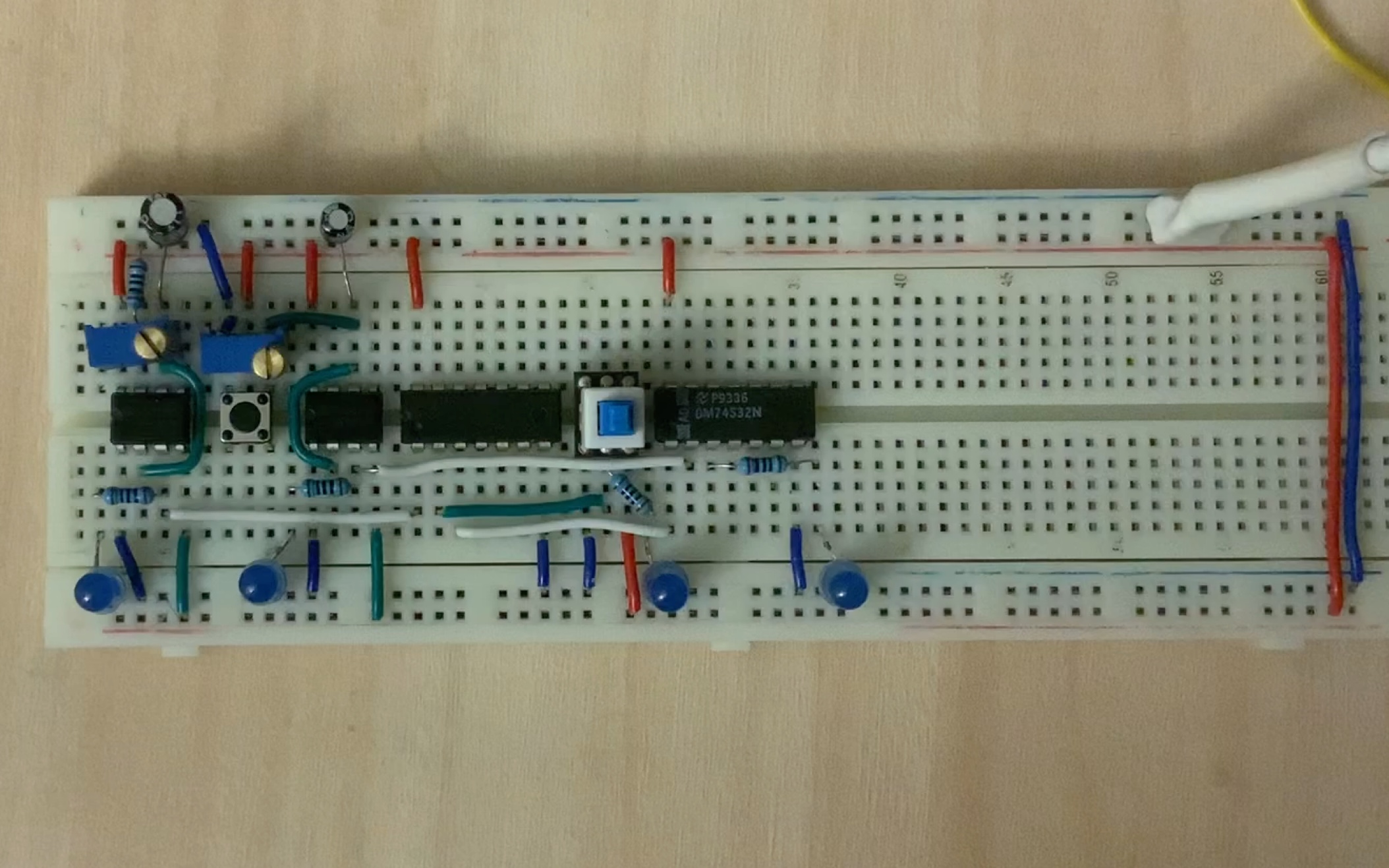 从零开始做计算机 5 看原理图设计时钟电路 xx555