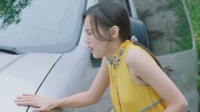 美女怀孕准备搬家,不料突然肚子疼,下秒到医院直接生下对双胞胎
