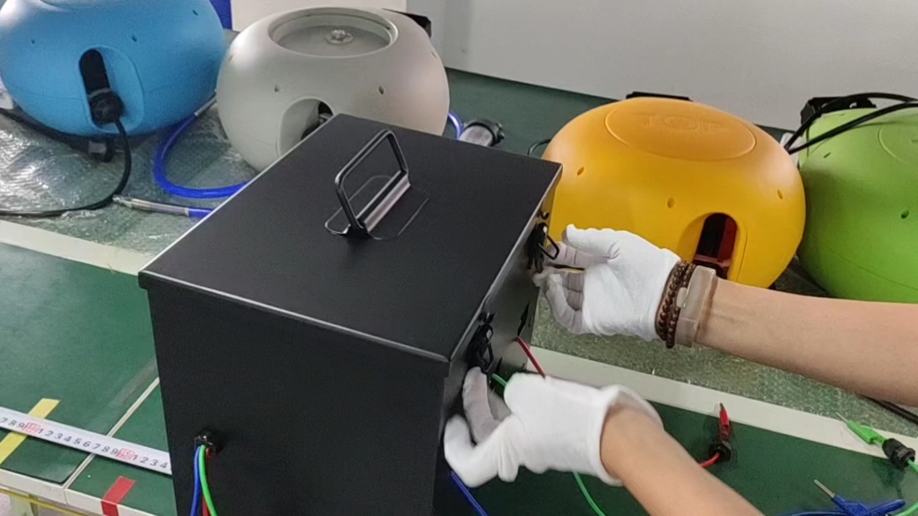 自动伸缩收线卷线器拉伸箱3个装