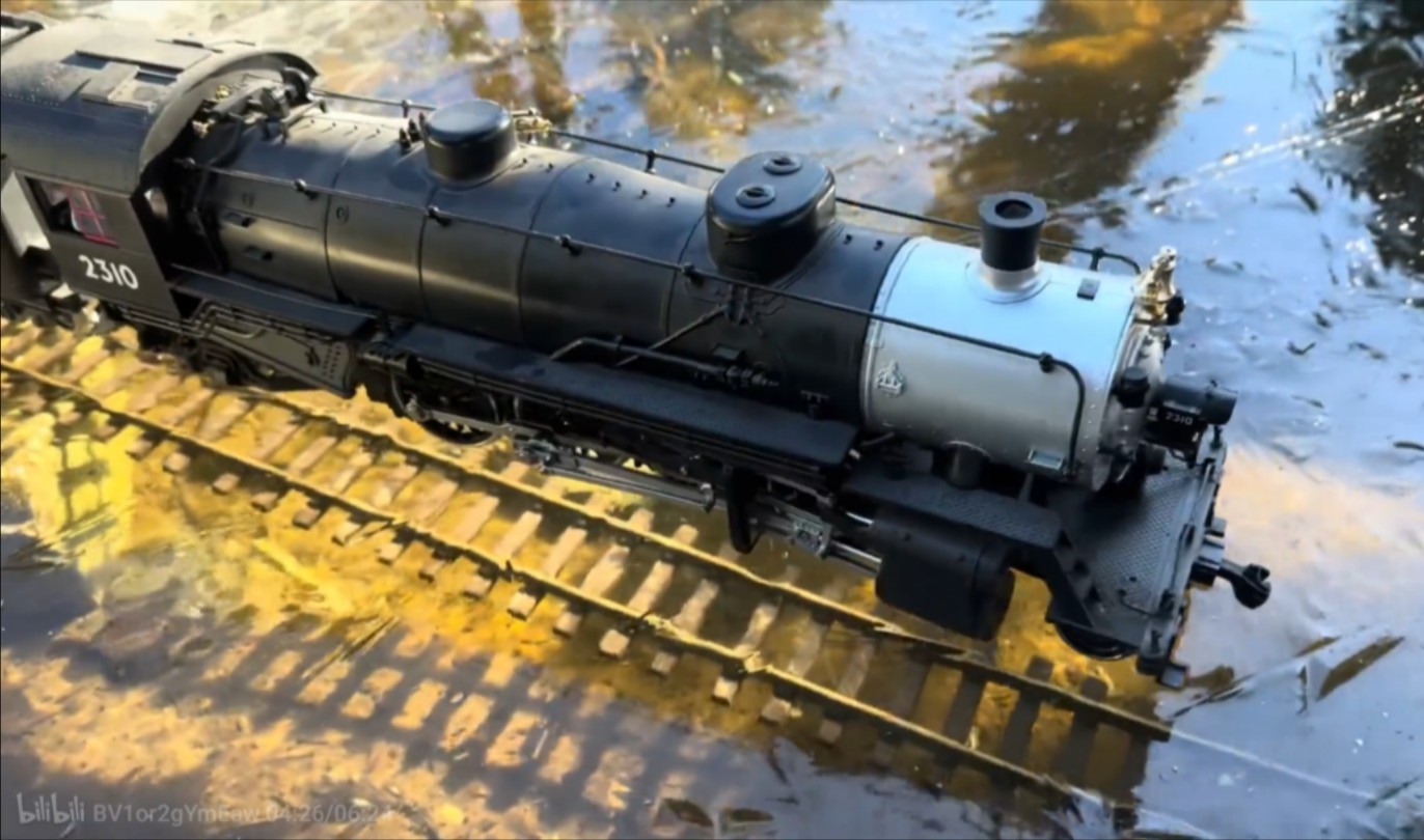 冰上火车～在庭院里冰面上行驶的蒸汽火车模型视频搬运哟～铁道鐵道...