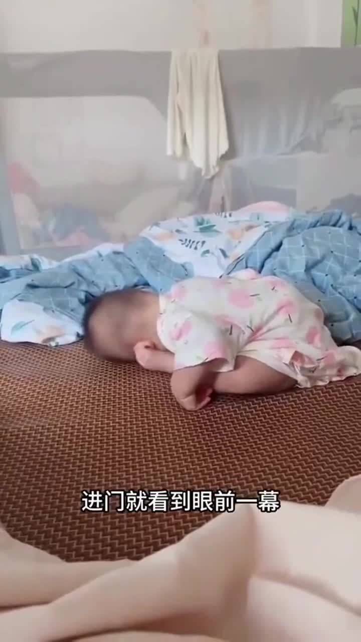 睡姿无敌还会挠痒痒,这是天花板级别吧?