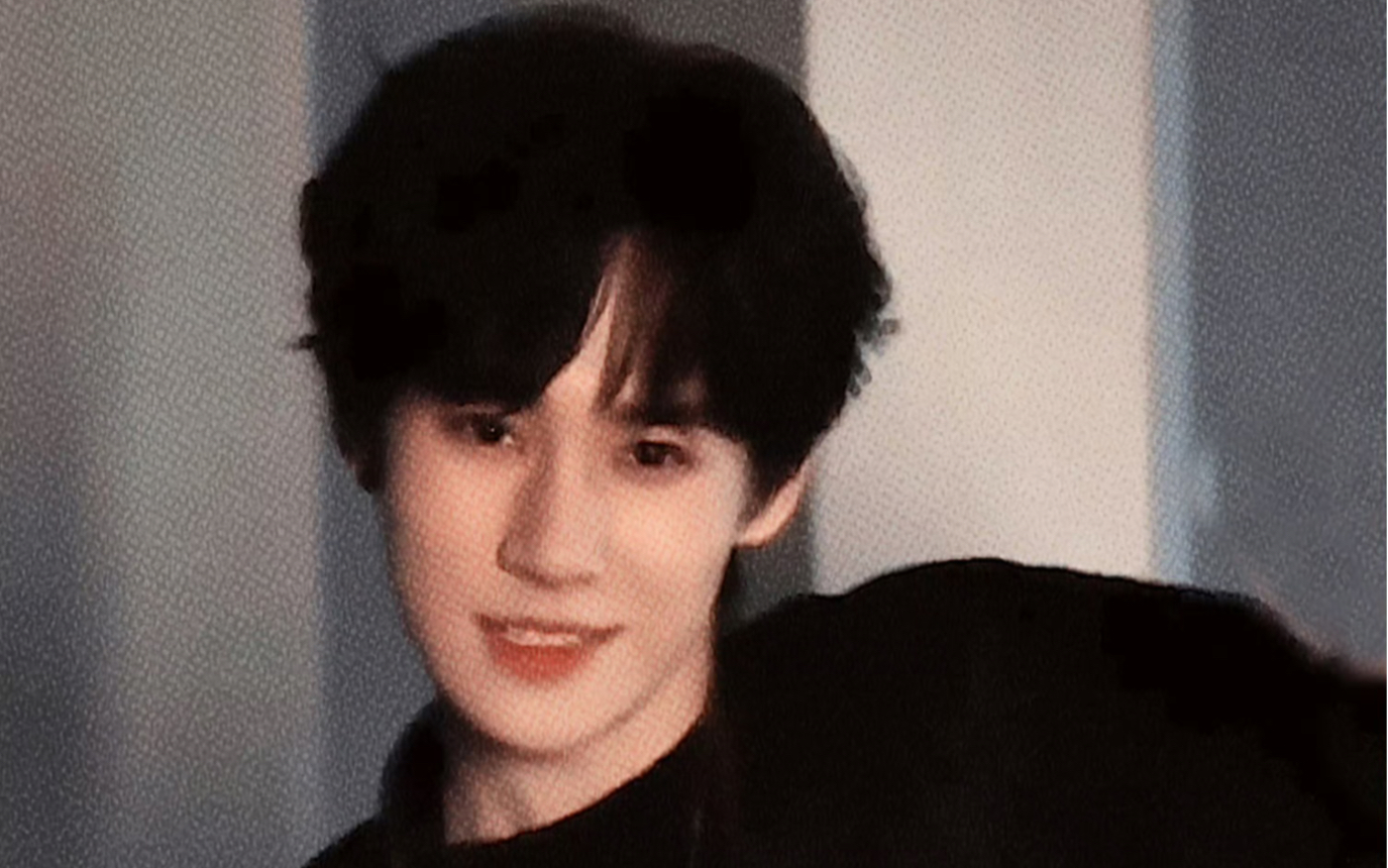 【张真源】此视频如此惊艳!整个人都在散发少年的美好和生命感!