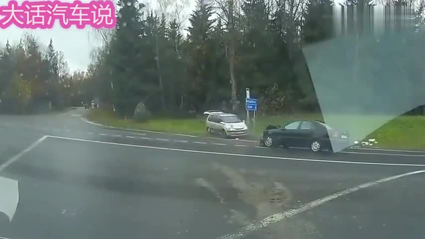生命太脆弱,行车记录仪录下的惨烈车祸集锦,.