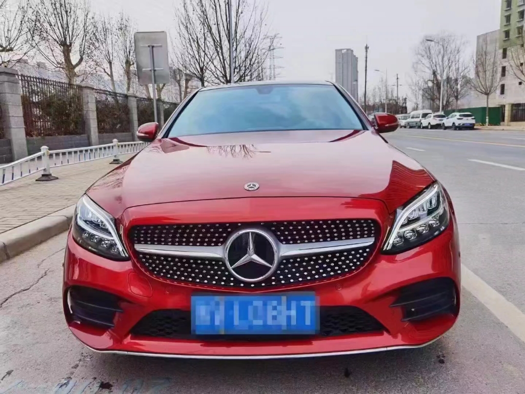 ...19年5月19款奔驰C260L,运动版(新车裸车35.08万款)一键启动,双电动...