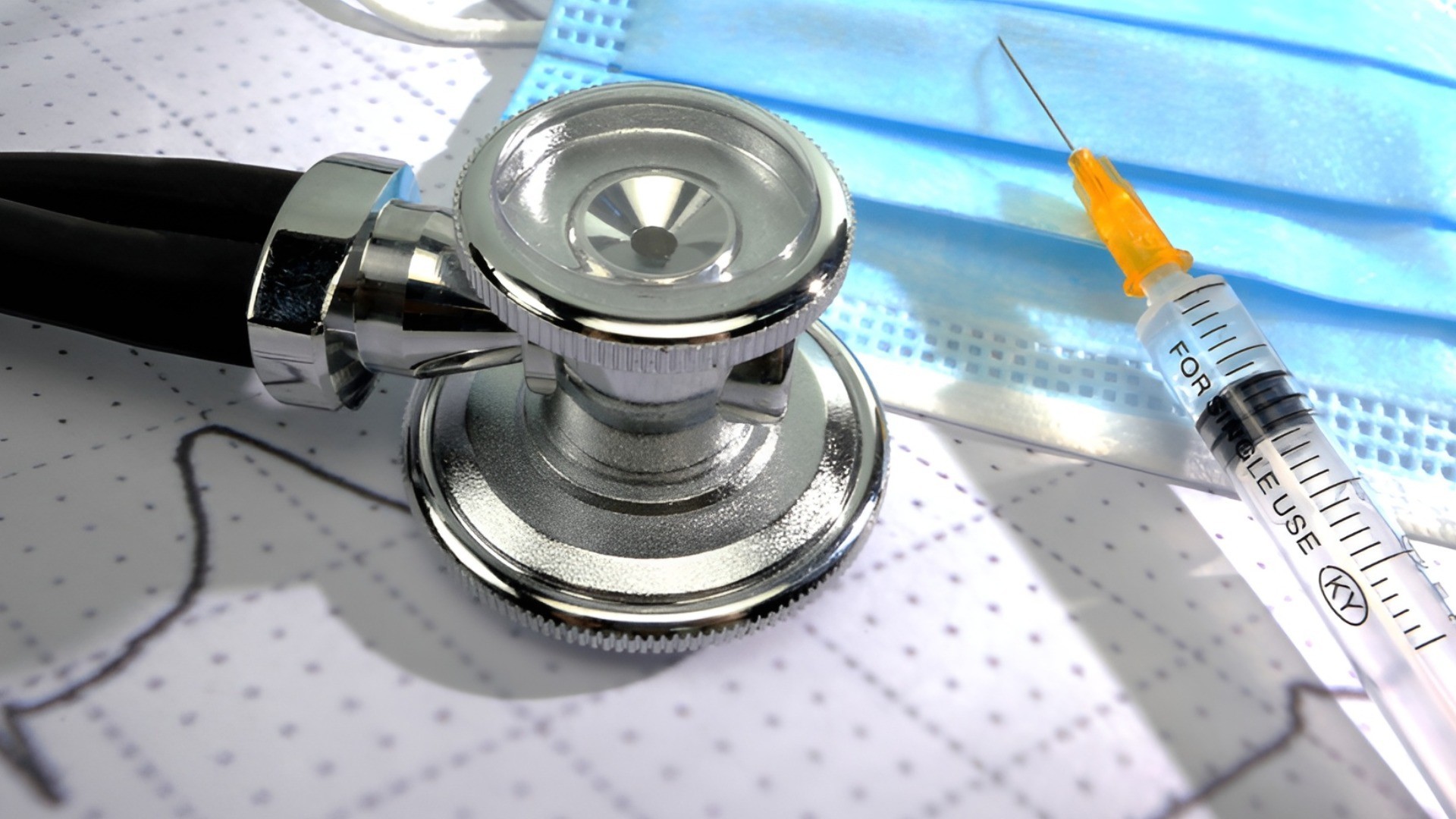 北京8月共报告法定传染病20种47373例,死亡18例