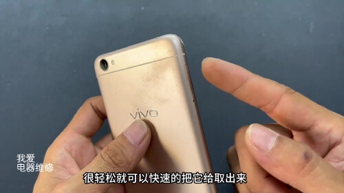 没有手机取卡针,怎么取出卡槽?教你2个好方法,1秒钟就立马弹出