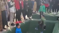 小学校组织的课外活动,朋友们真厉害,这难道就是艺高人胆大吗?
