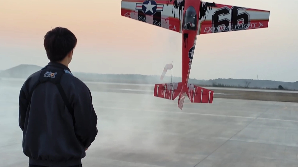 新视频预告:TOC油动航模3D机特技飞行