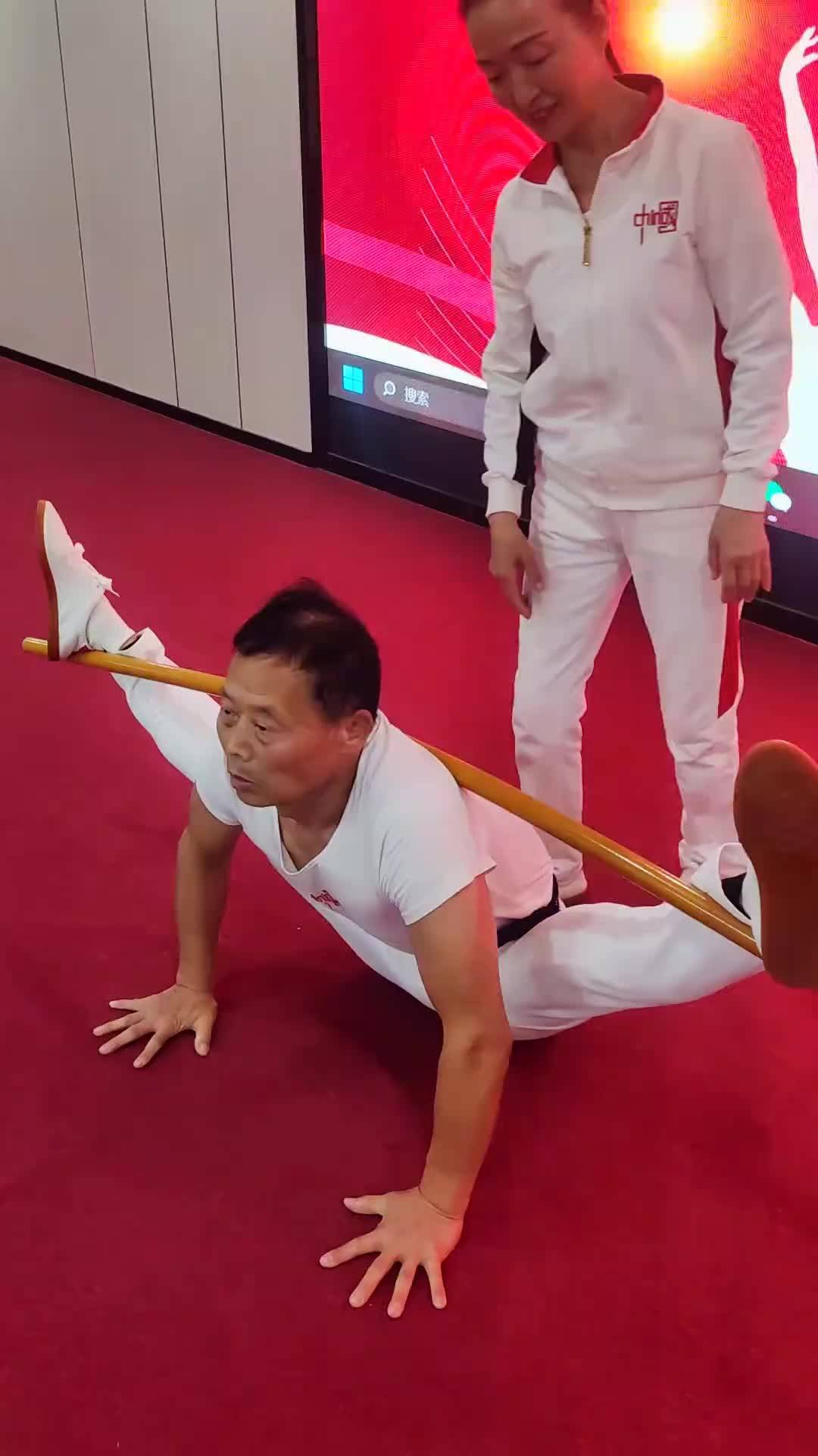 舞台上一分钟的表演需要背后十年的刻苦努力和积累