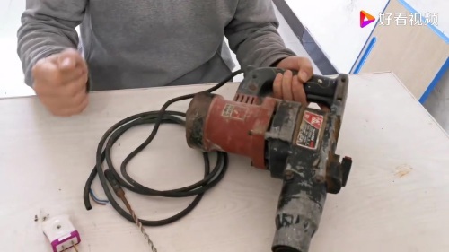 仅花99元淘得神器冲击钻,竟然没有插头却意外有效,让人惊喜不已