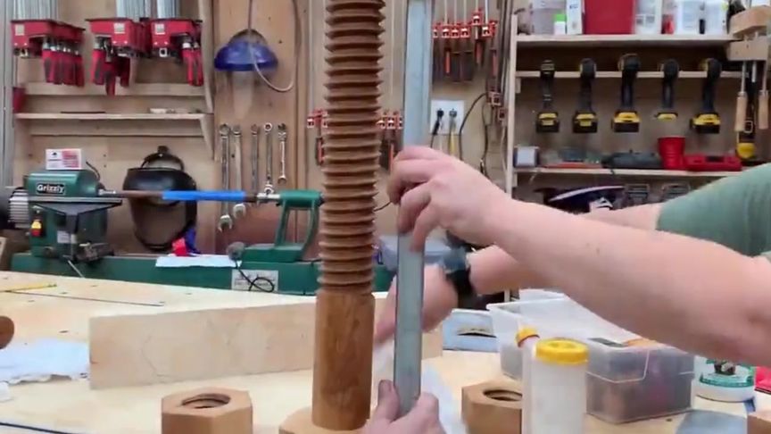 涨姿势!超大木螺栓竟是这样制作的?国外老木匠今儿把秘籍讲全