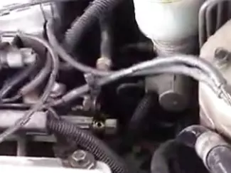 汽车维修技术全套视频教程 发动机的拆装维修之吊取发动机 变速器