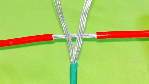 电缆缠绕的那些事,老电工教你绝招!