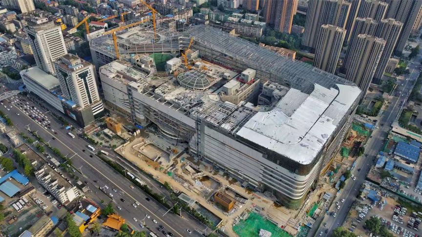 航拍建设中的巨型超级商业综合体