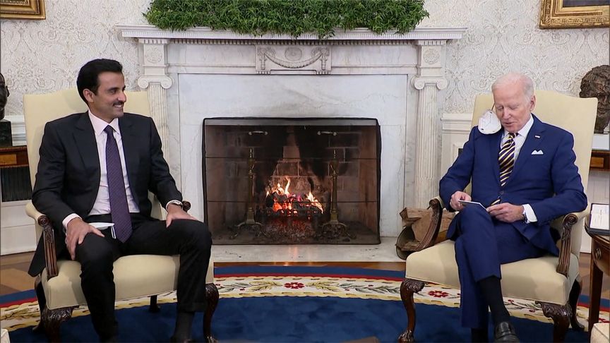 美国总统拜登与卡塔尔国家元首在白宫会面,讨论能源安全