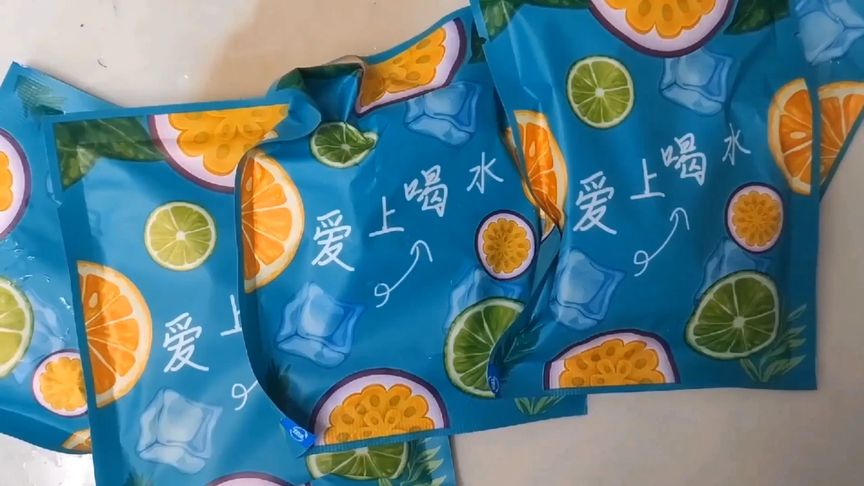 主打让人“爱上喝水”的金桔柠檬百香果茶能不能让我爱上喝水