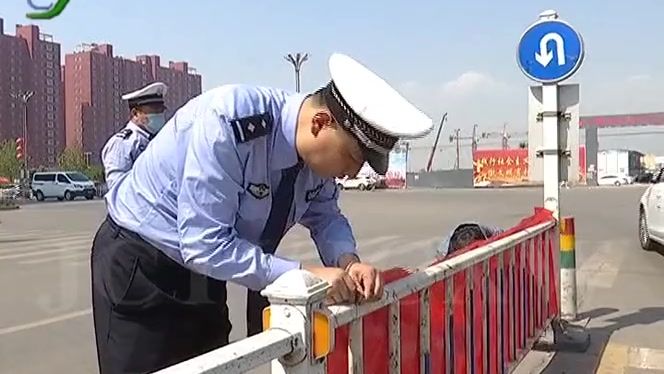 交城县交警大队开展“4·30”全国交通安全反思日宣传活动