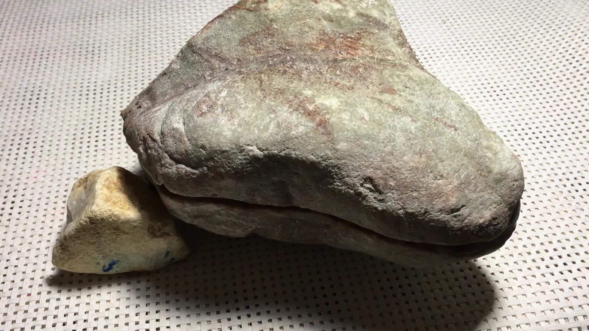 翡翠原石教学:木那场口杨梅皮实战案例,莽带会进色么?