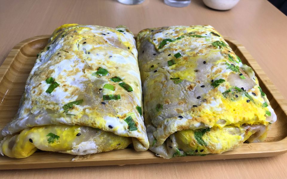 【野厨】吃25元的豪华版煎饼果子,是种什么体验?