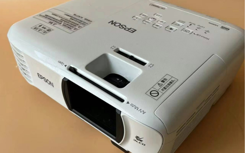 爱普生TW650投影仪家庭影院家用办公培训教育商用高清投影机