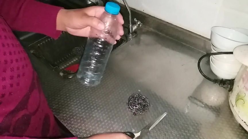 今天我和大家分享一个正确使用钢丝球刷锅的小窍门,很实用哦!
