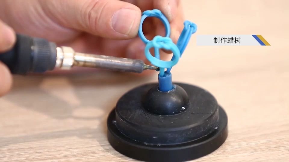 珠宝首饰定制很难吗?首饰设备很大型吗?不!那是你没看DIY迷你倒模机