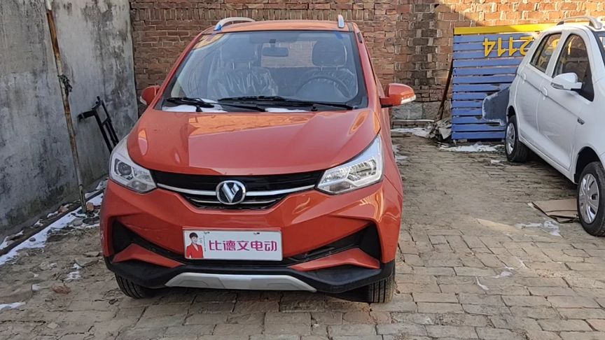 2万多买的比德文V7电动汽车,可油电两用,家用代步车方便实用