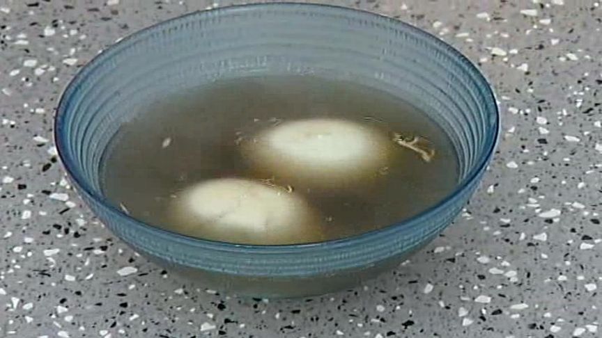 何首乌煮鸡蛋,功效:补肝肾,益精血,乌须发,强筋骨,滋补必备
