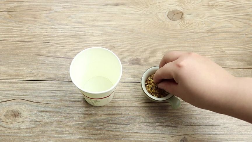 一次性杯子有妙招,懒人自制泡茶过滤漏斗!