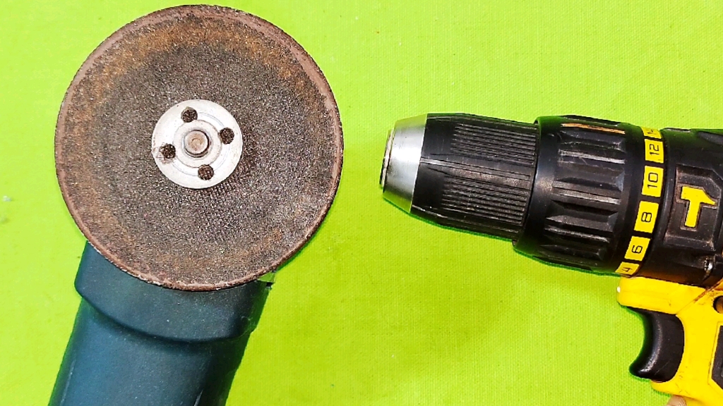 用完的切割片直接扔掉太可惜,教你装在电钻上,使用价值立马翻倍