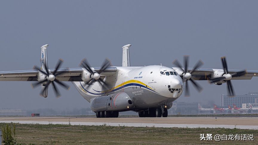 涡桨巨兽安-22,四发涡桨发动机依次启动,会不会让看花眼