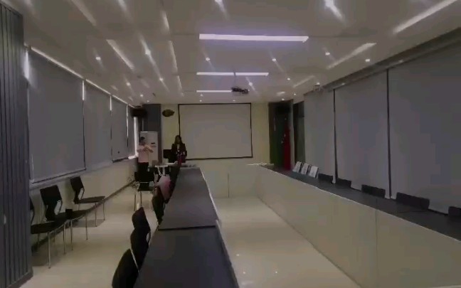 刚刚打开qq自动给我生成的小视频,有意思。回忆满满。