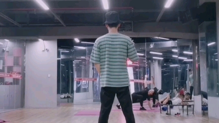 翻跳《yesok》前一分钟部分