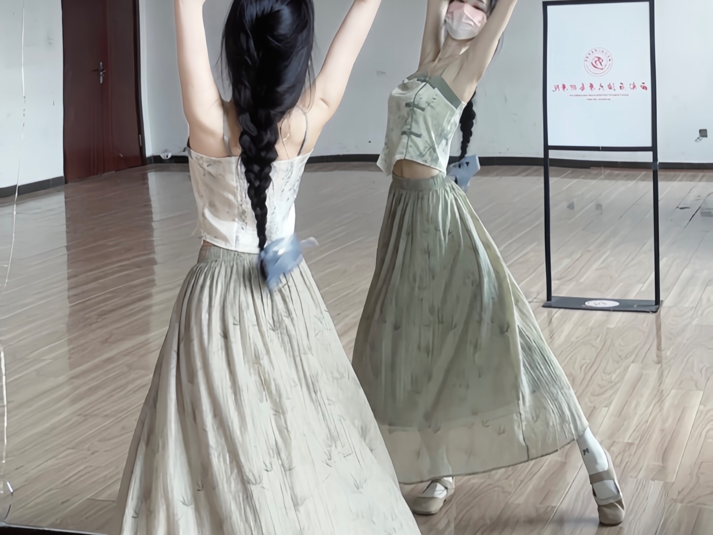 青花瓷～简单完整四分钟古风舞蹈!