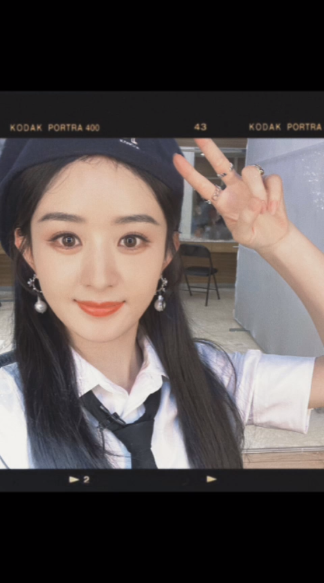 【赵丽颖】四月行程来了,戴贝雷帽的颖宝好可爱!