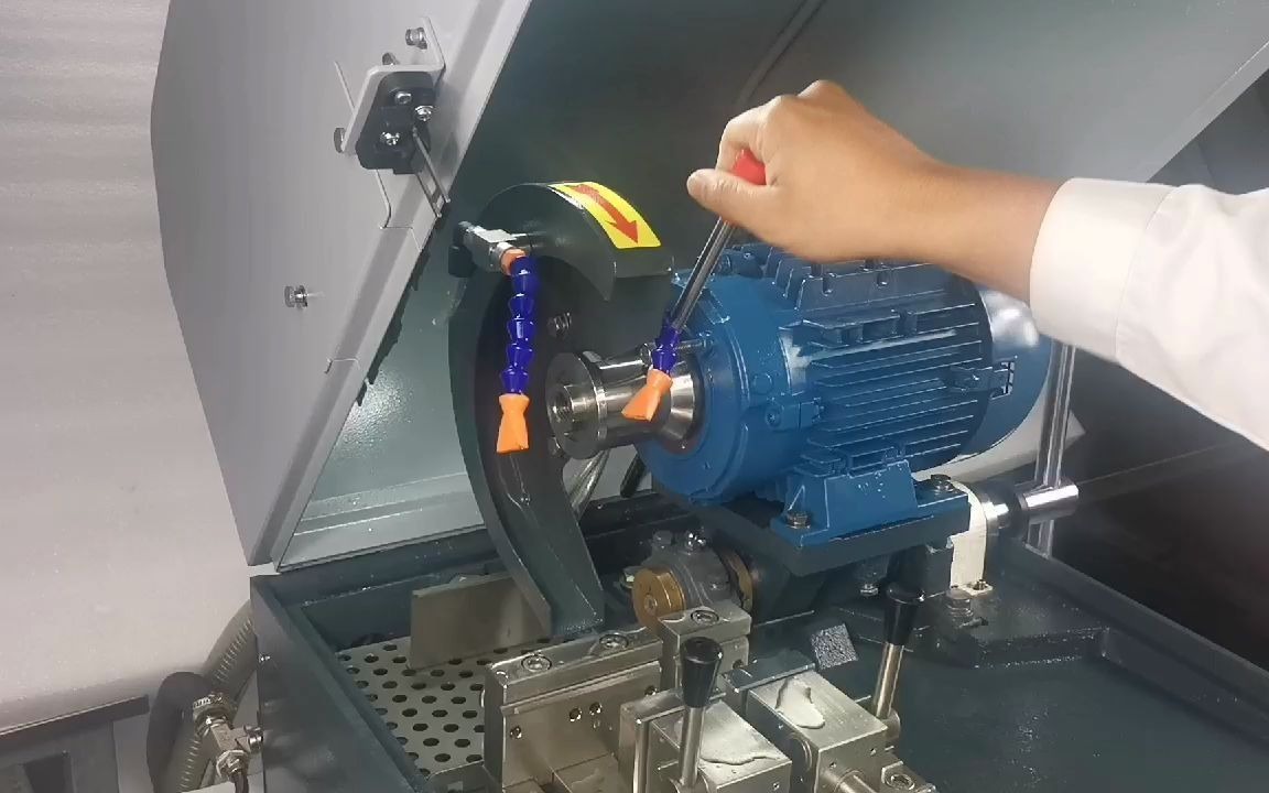 ...低、操作简便、使用安全,是实验室制作固体材料试样必备的设备之一