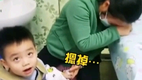 生病的小孩遇上排痰机,可爱到吐血!