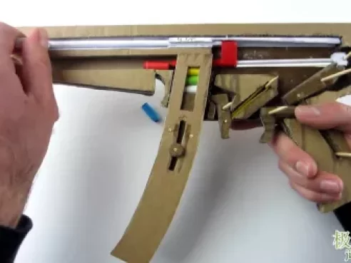 【极酷花园】用纸盒子制作"Mp5冲锋枪"的全过程(带设计图)【DIY】