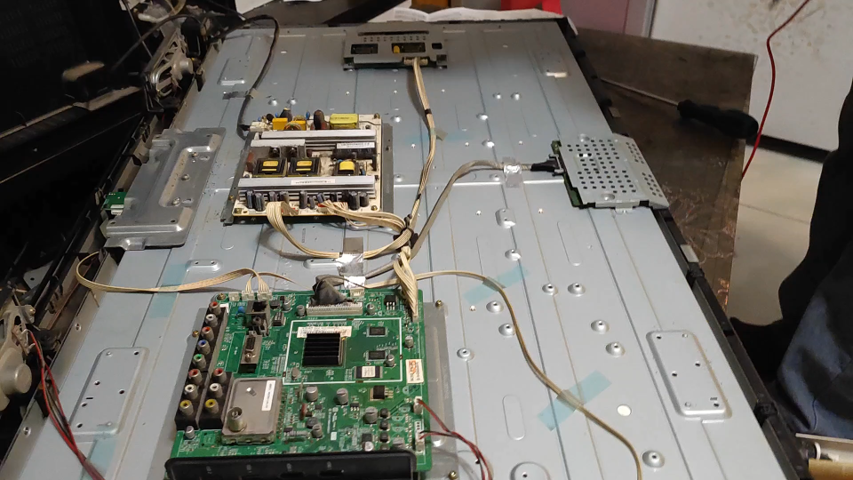 自己操作换液晶电视电源板的注意事项