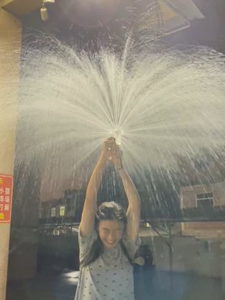 #一瓶矿泉水的快乐 不多就拍了四遍而已