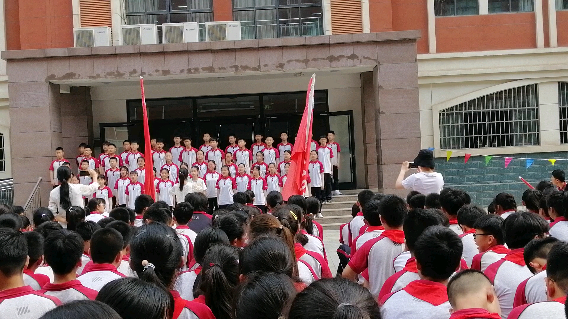 初中部《我相信》校园合唱