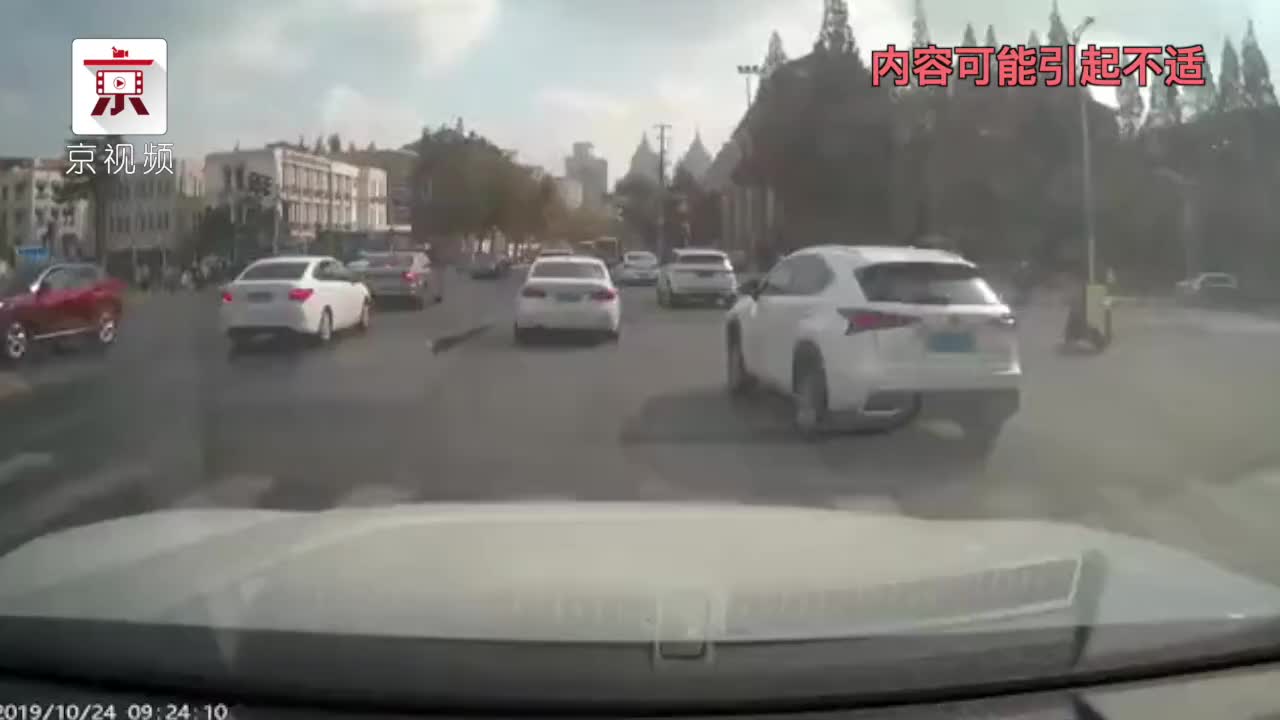 上海发生惨烈交通事故,已致2死12伤!现场画面曝光