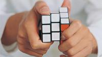 魔方还原教程: 魔方打乱难还原, 教你不用记公式, 2分钟还原好
