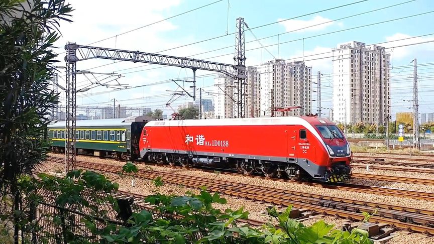 南阳开往上海南的K字火车 HXD1D牵引K1108次上行通过杭州段