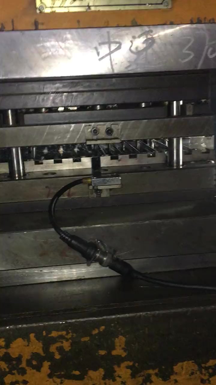 拉伸连续模具,连续拉伸五金模具,连续拉伸模具设计,拉伸机壳连续模具,...