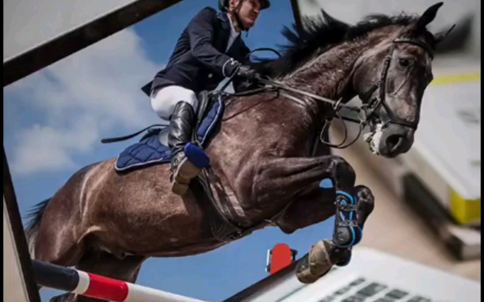 用ps做出穿出屏幕的效果,六小灵童PS教程