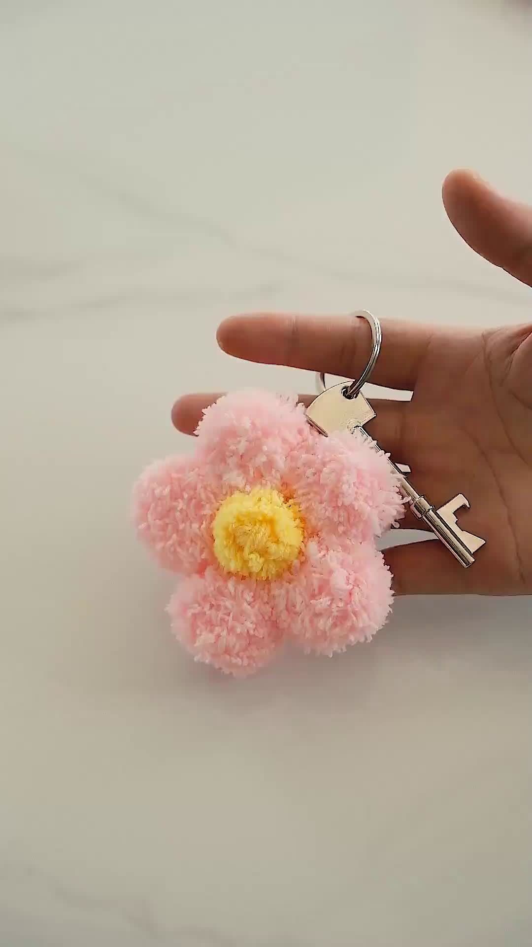 花15分钟做一个毛线小花小挂件~~~手工diy手工