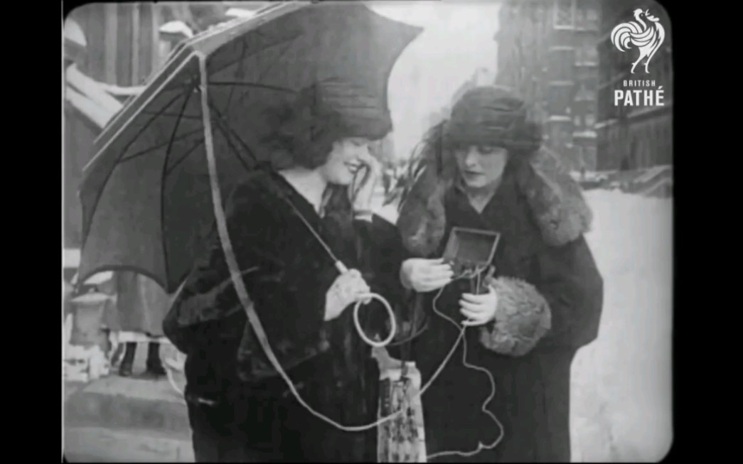 1922年世界上第一台移动电话