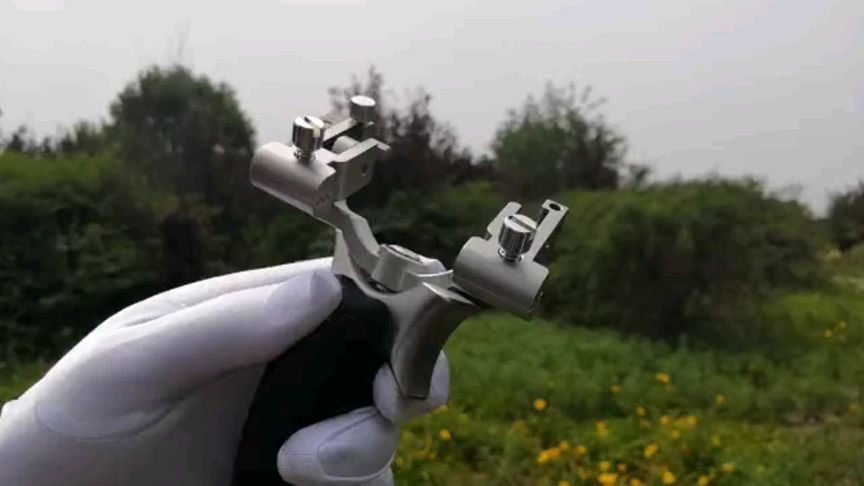 飞碟旋转弹弓,360度全方位旋转,自动矫正握姿,新一代精准弹弓
